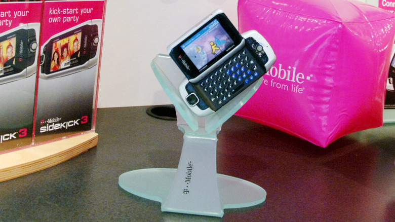 T-Mobile Sidekick는 어떻게 되었습니까? 2000 년대의 중단 된 히트를 되돌아 보면 - KJT뉴스